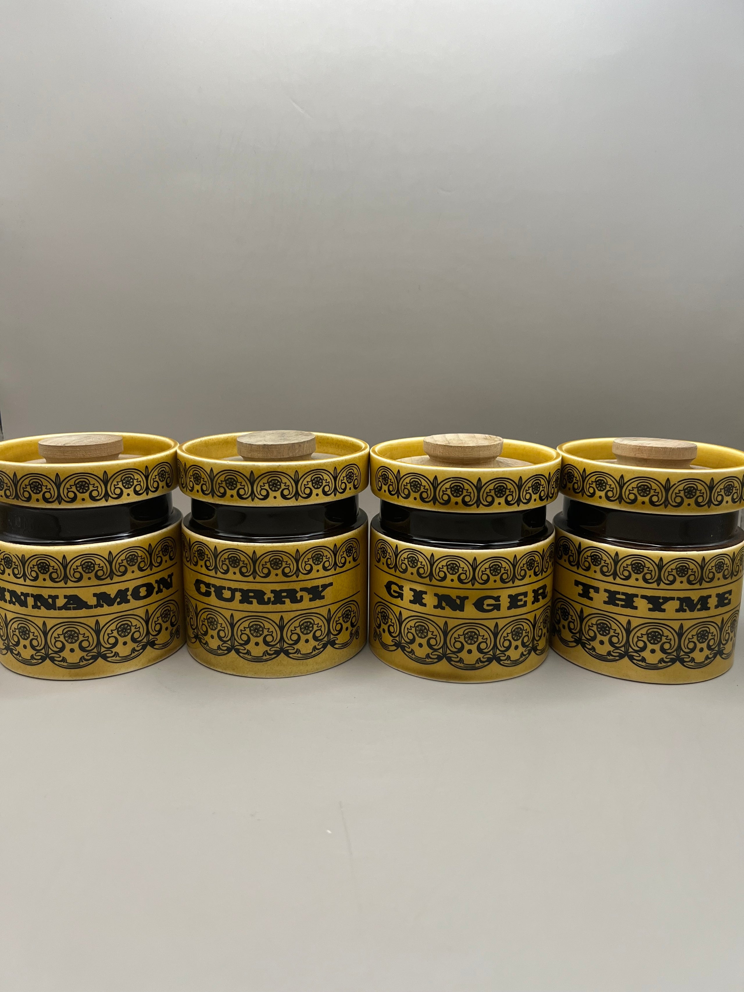 Hornsea Scrolls 909 Spice Jars with Wooden Lids x 4 | Eclectic Revival